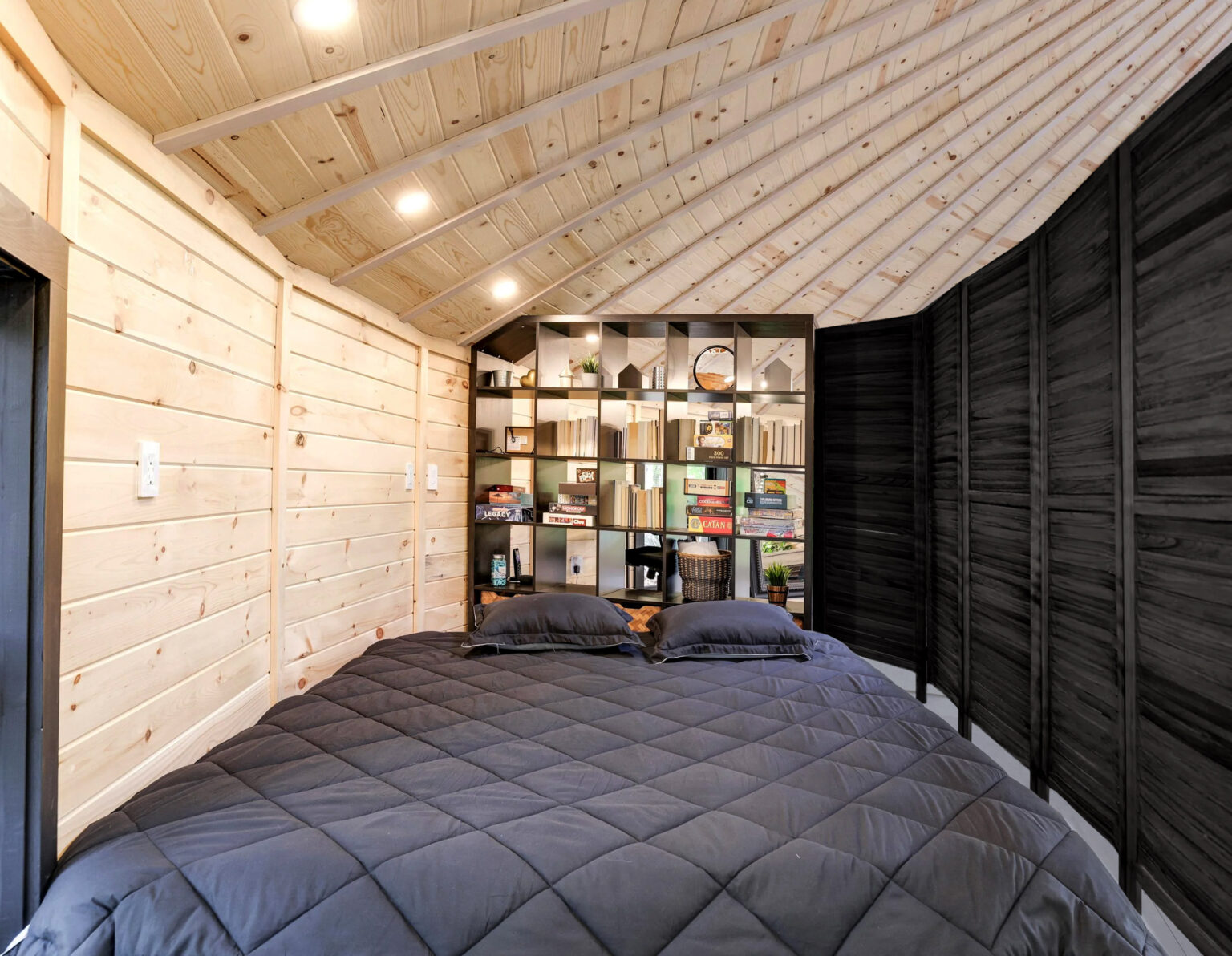 Skyline Yurt - One-of-a-Kind cabin-like Yurt w/ Hot Tub